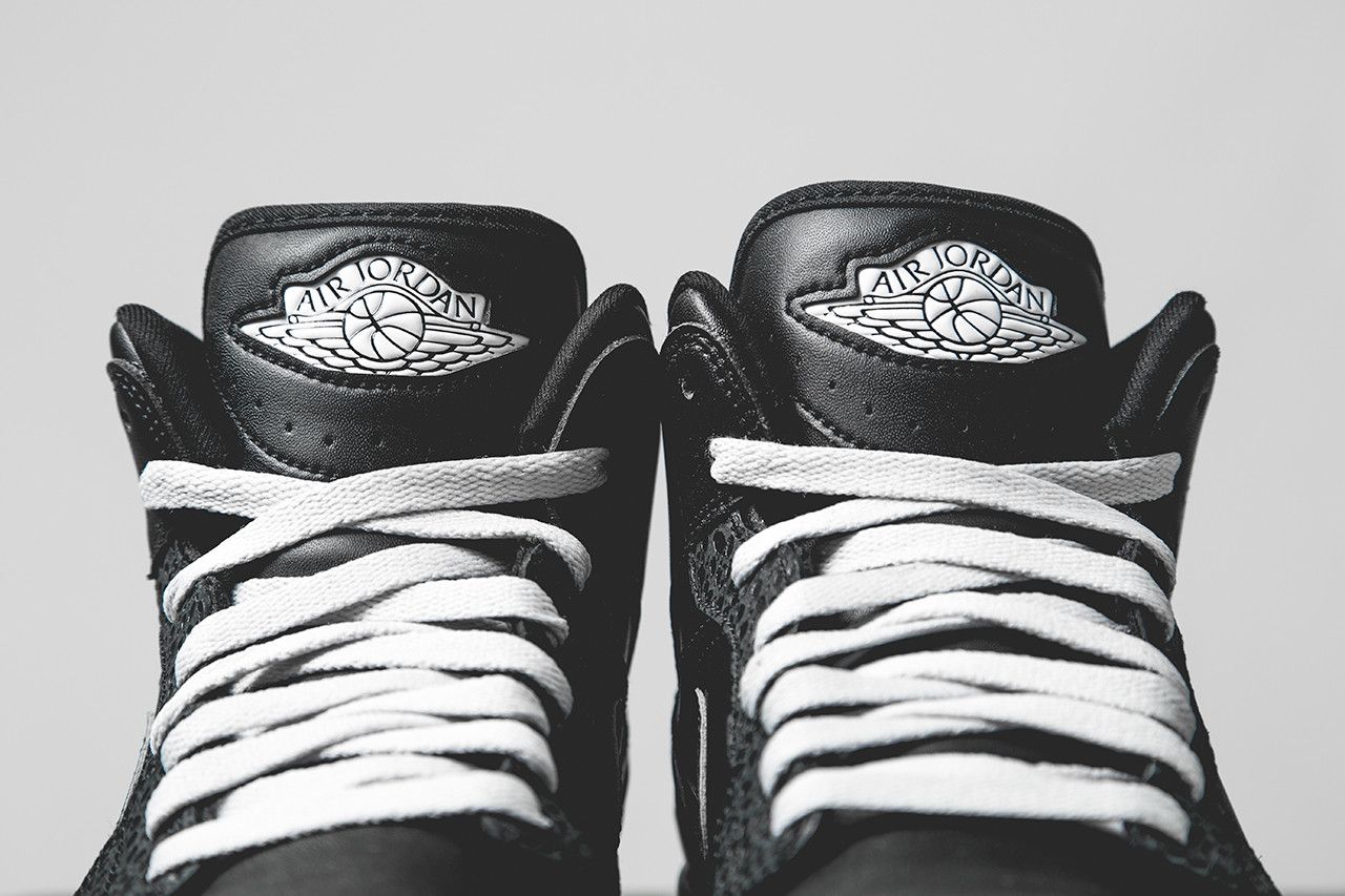 Buy Air Jordan 1 Retro 86 'Pure Platinum' - 644490 010 | GOAT