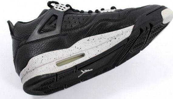 Buy Air Jordan 4 Retro+ 'Oreo' 1999 - 136030 001 | GOAT