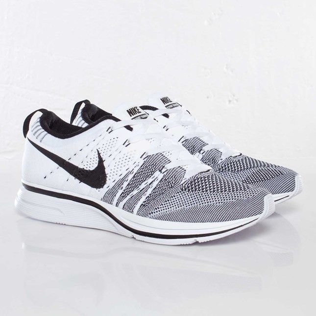 Buy Nike Flyknit Trainer 'White Black' - 532984 100 | GOAT