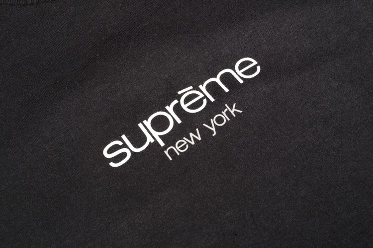 Buy Supreme Classic Logo Tee 'Black' - SS22T52 BLACK | GOAT