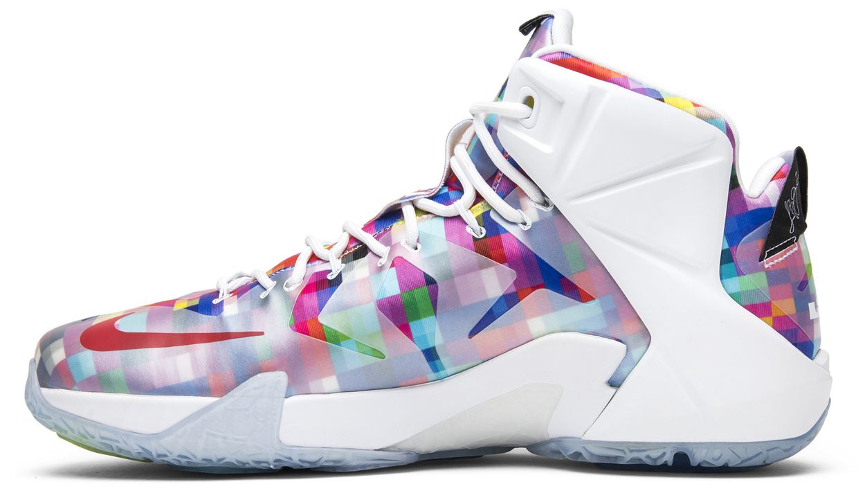 Buy Nike LeBron 12 EXT 'Prism' - 748861 900 | GOAT
