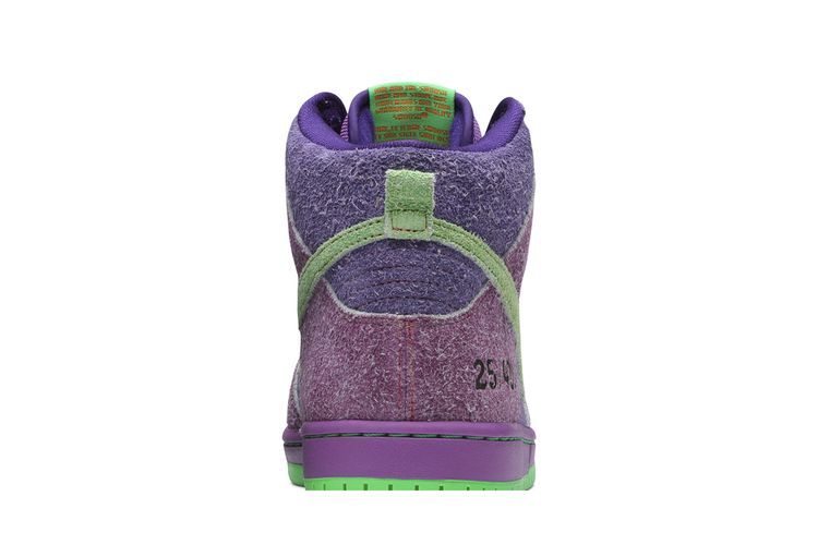 nike sb reverse skunk