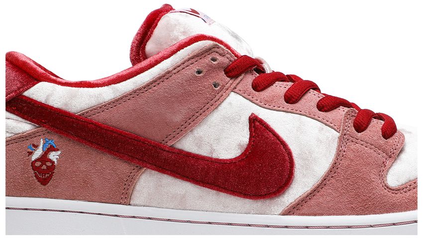 Buy StrangeLove x Nike Dunk Low SB 'Valentine's Day' Special Box ...