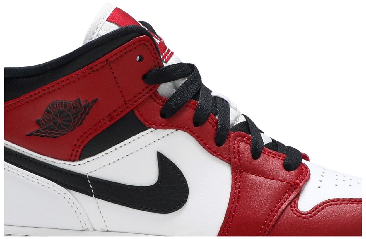 Buy Air Jordan 1 Mid GS 'Chicago' - 554725 173 | GOAT