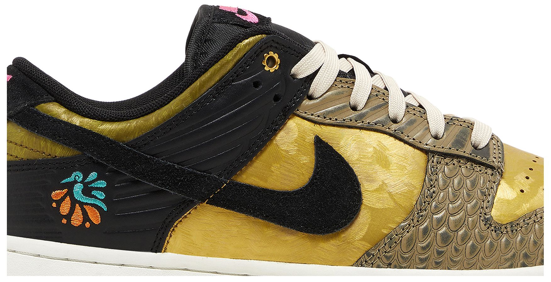 Buy Nike Wmns Dunk Low 'Día De Muertos' - FQ8148 010 | GOAT