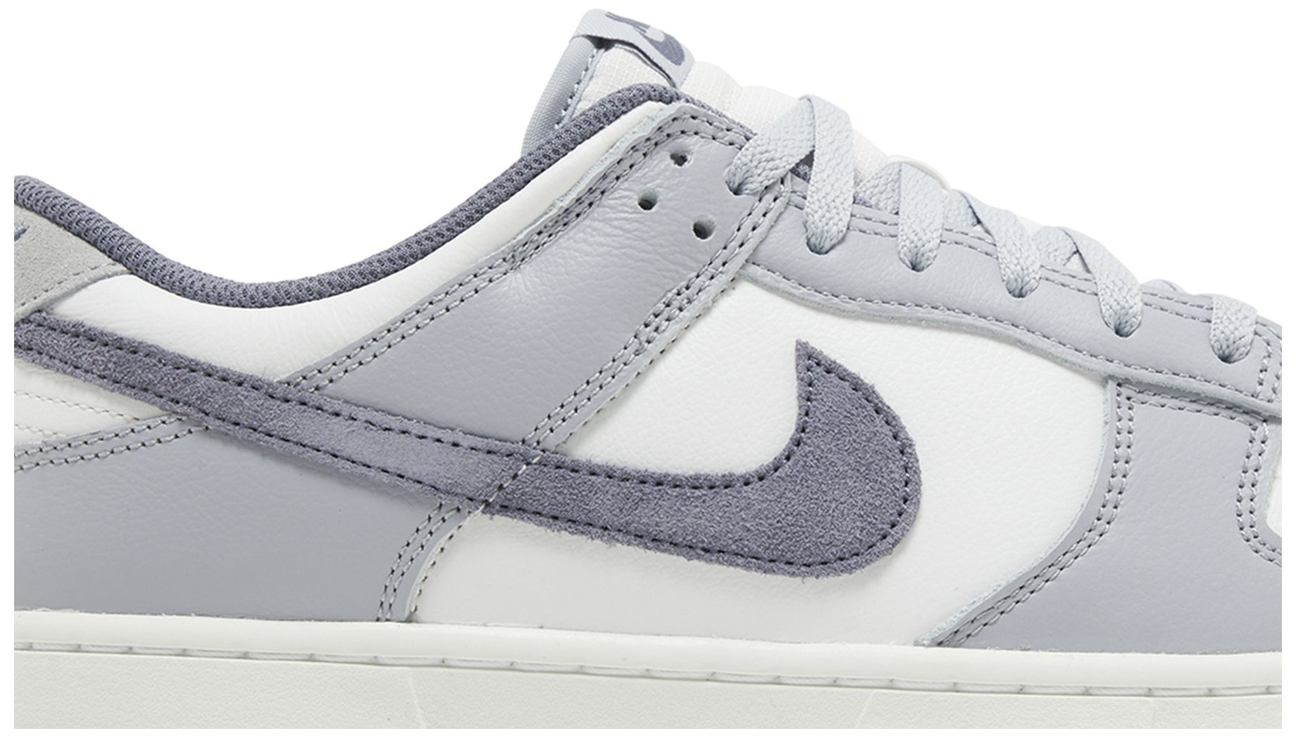 Buy Nike Dunk Low SE 'Light Carbon' - FJ4188 100 | GOAT