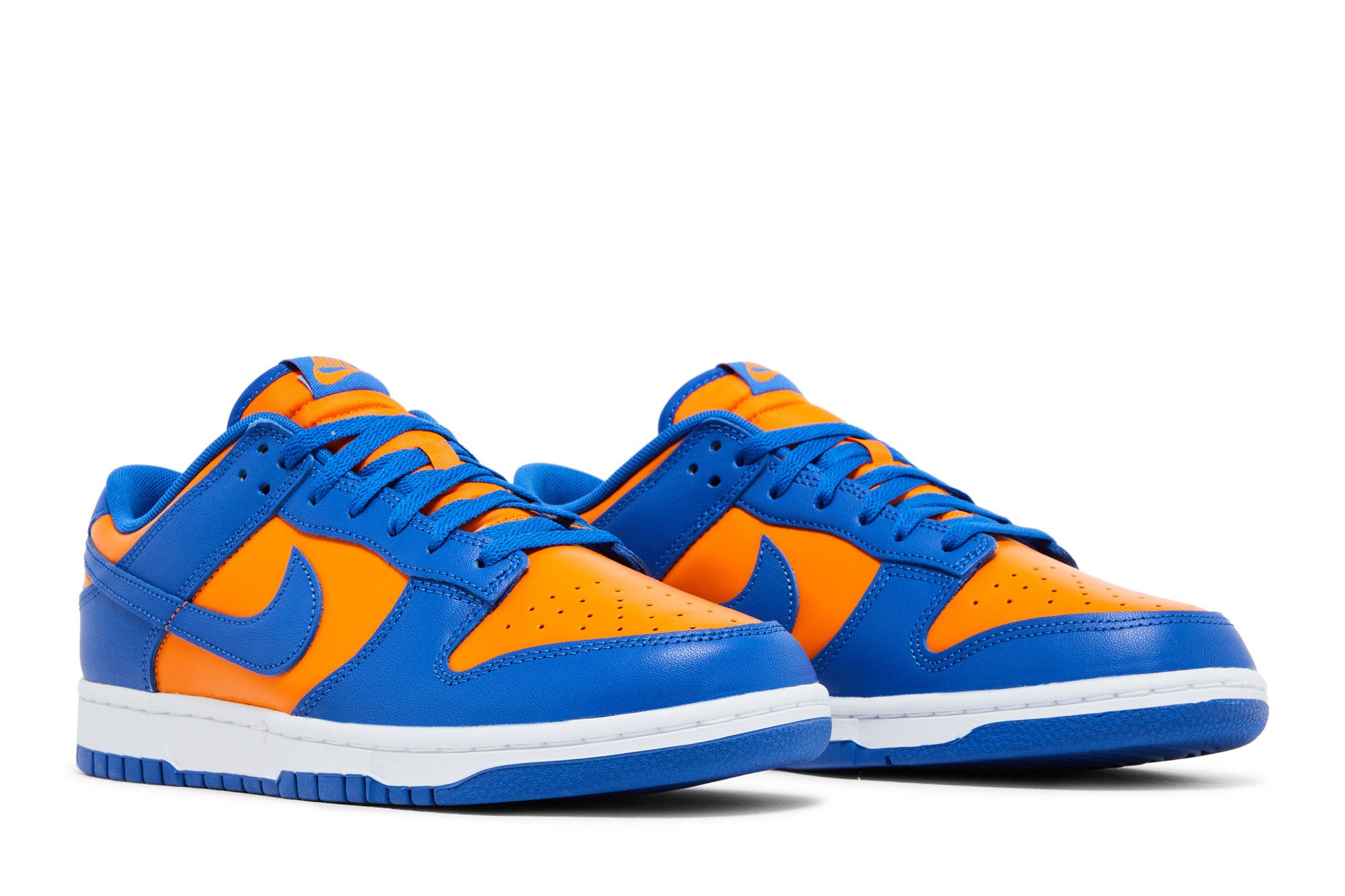 Buy Dunk Low 'Knicks' - DV0833 800 | GOAT Buy Dunk Low 'Knicks' - DV0833 800 | GOAT