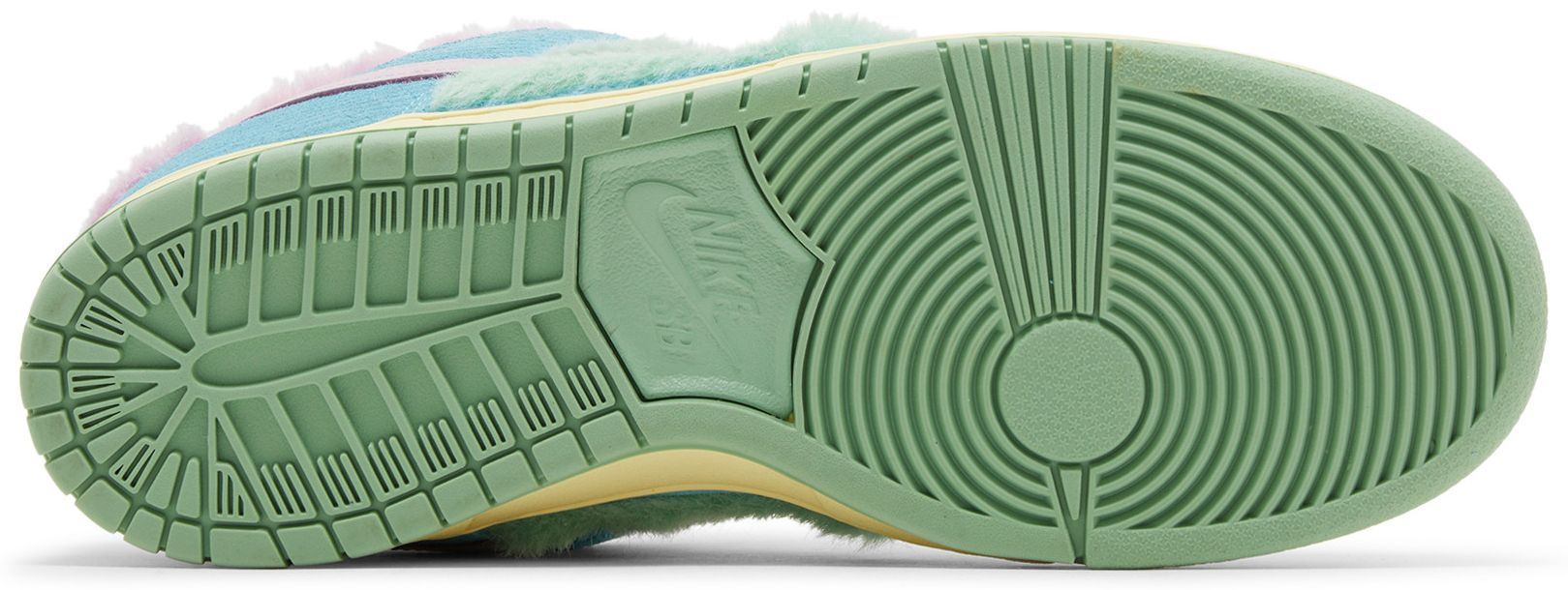 Buy Verdy x Nike Dunk Low SB 'Visty' - FN6040 400 | GOAT