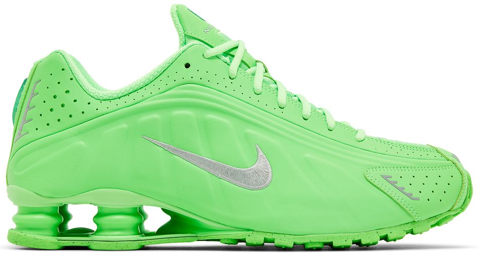 Buy Nike Wmns Shox R4 'Green Strike' - HV0839 398 | GOAT