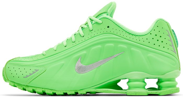 Buy Nike Wmns Shox R4 'Green Strike' - HV0839 398 | GOAT