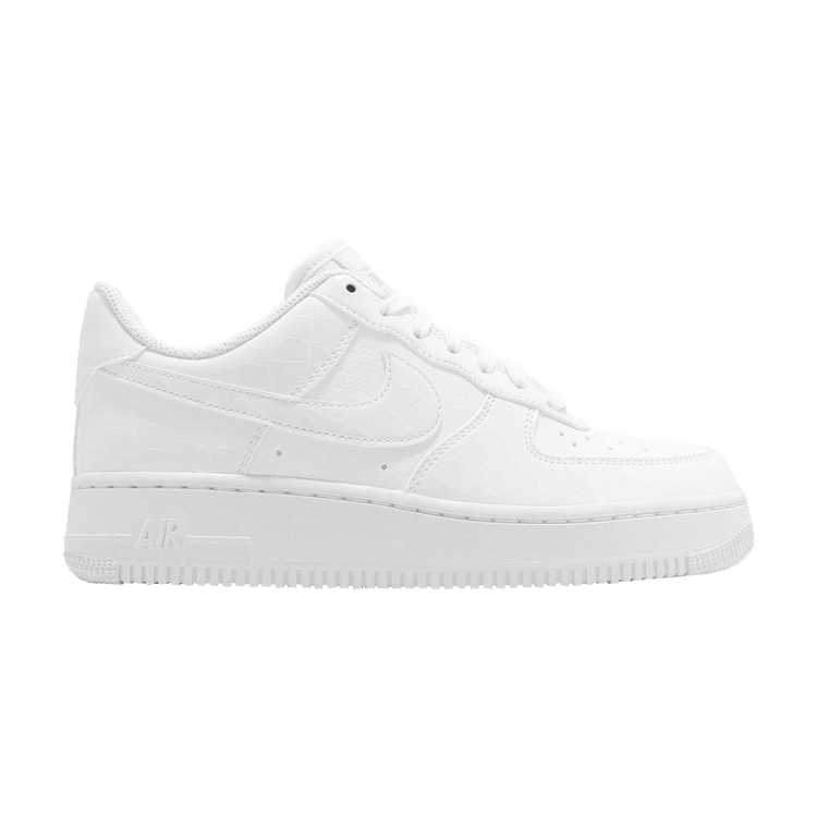 Buy Nike Wmns Air Force 1 07 ESS 'White' - AO2132 100 | GOAT