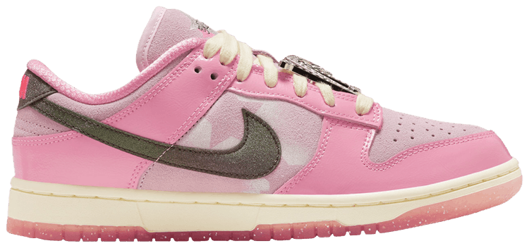 Buy Wmns Dunk Low LX 'Barbie' - FN8927 621 - Pink | GOAT CA
